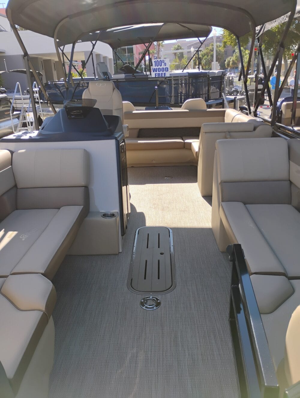 2026 Veranda Luxury Pontoon - Relax Fish F2 235